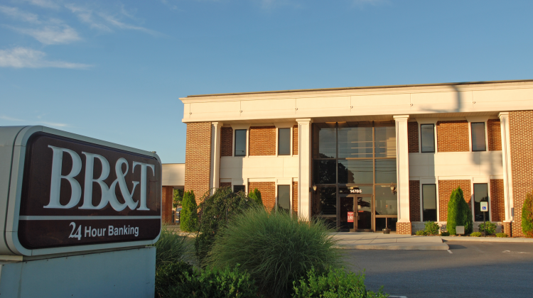 BB&T Bank Student Checking Review (Students Age 23 & Younger)