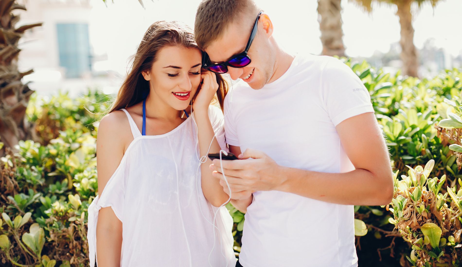 eSIM vs. International Roaming: Which Offers Better Value?